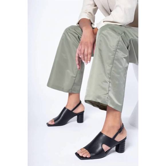 INTENTIONALLY BLANK | Shoes | New Intentionally Blank Kang In Black ...